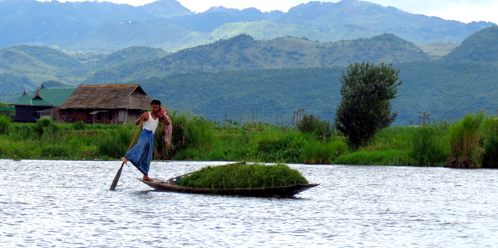inle lake leg rower : Flashpacking Travel Blog